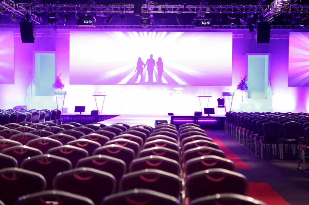 TEAM BUILDING For LARGE Groups | Creative Team Events