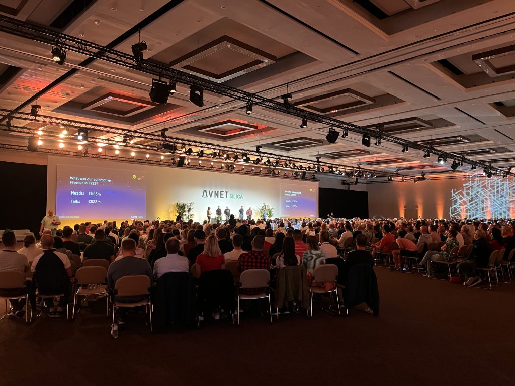 CLAP HAPPY Team Building and Ice Breakers | Creative Team Events